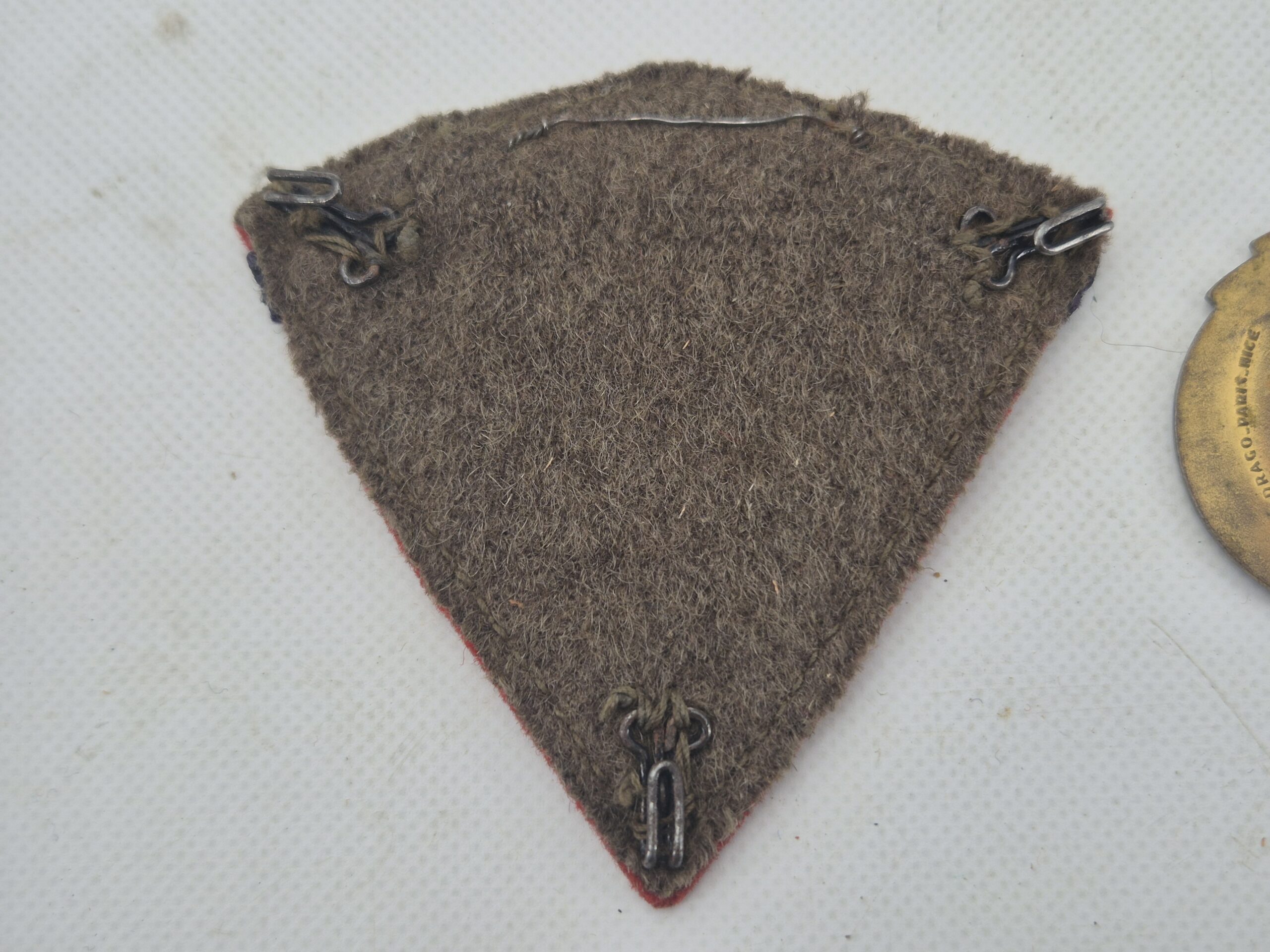 Coin de col et Insigne 66eme RAA 1940 - Militaria du bocage